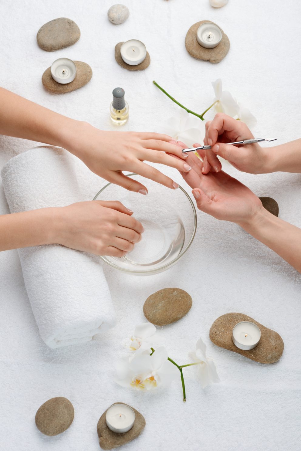 How to choose a Cuticle Pusher: Metal vs Plastic | DeEnterprises